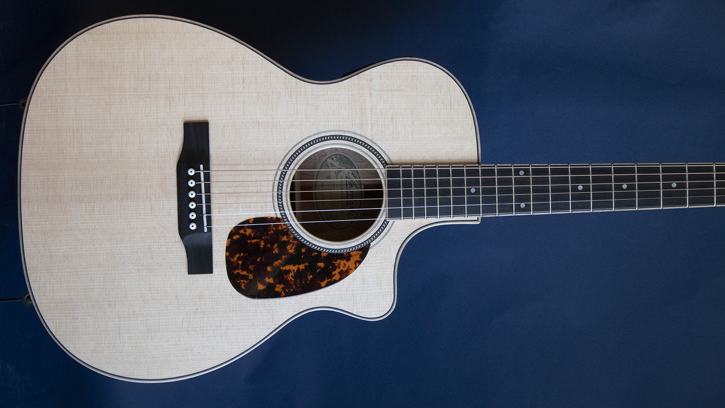 Larrivee Archives - Willie's Guitars